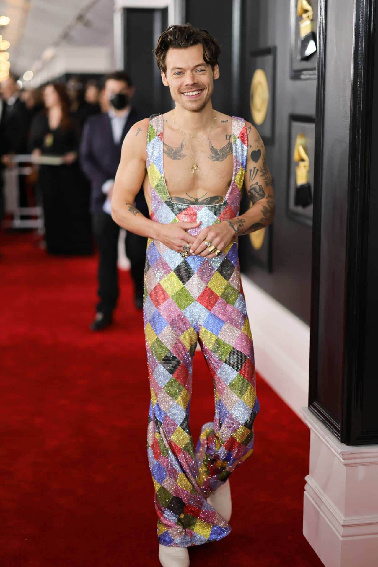 Los looks de Harry Styles que siempre serán fuente de inspiración
