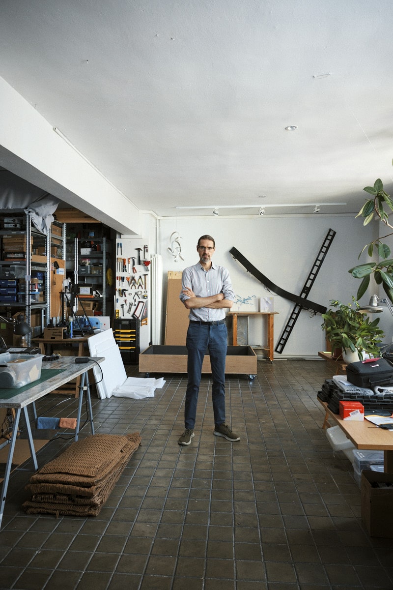 Daniel Canogar, el artista que reflexiona sobre el poder de la pantalla