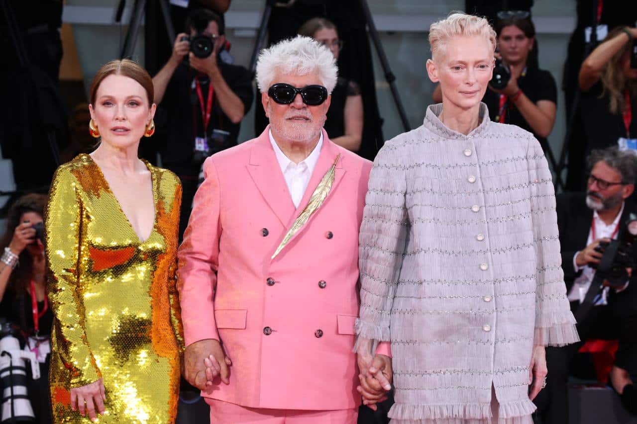 Pedro Almodóvar: de su traje rosa a la ovación de 17 minutos en Venecia